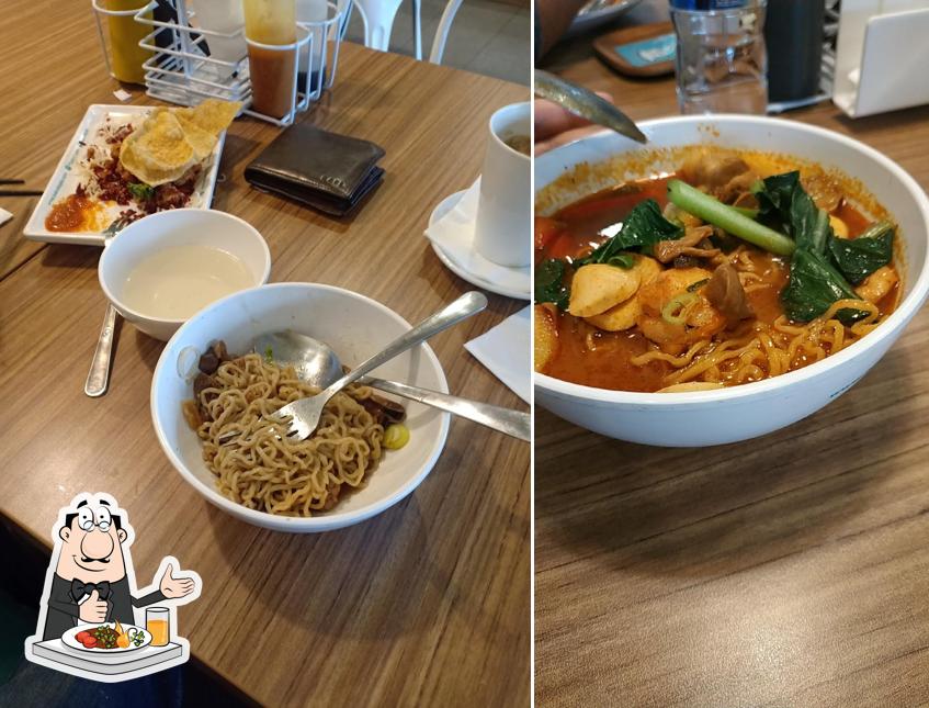 Bakmitopia Koja Trade Mall, North Jakarta - Menú del restaurante ...