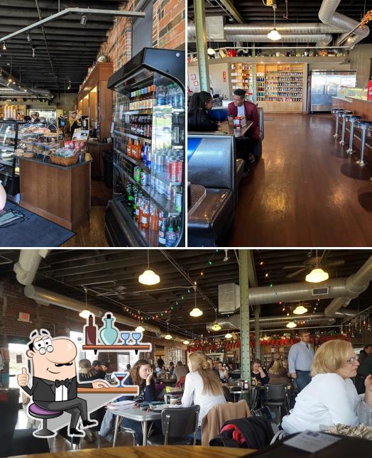 Smokey Row Coffee, Des Moines - Restaurant menu, prices and reviews