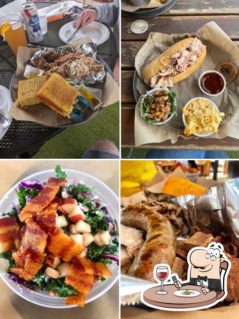 Piggin' Out Smokehouse, Lakewood - Restaurant menu, prices and reviews