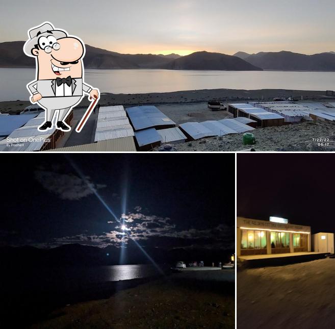 The Golden Cottage and Restaurant Budget Lake Facing Cottage Rooms At ...