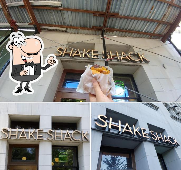 Shake Shack Chicago Athletic Association, Chicago - Restaurant menu ...