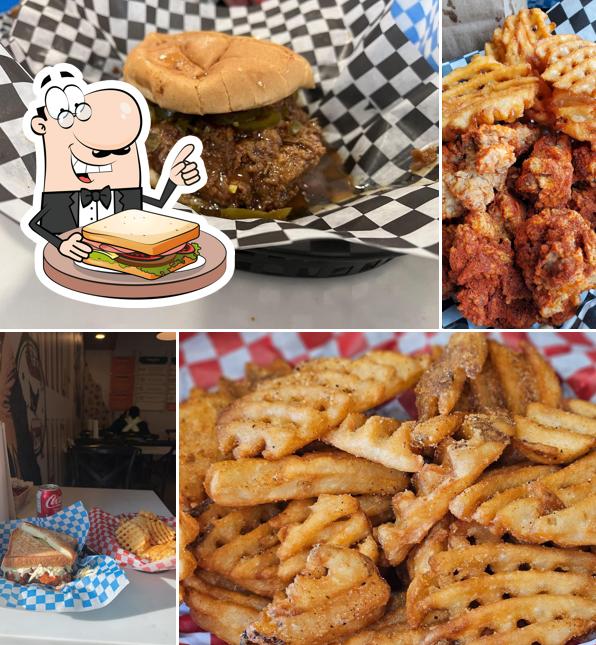 Chica's Chicken, Steinbach - Restaurant menu, prices and reviews