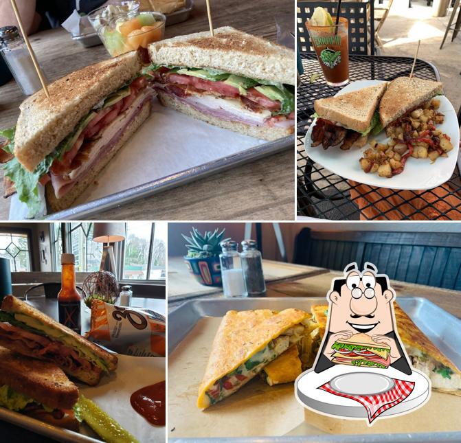 Top 4 restaurants with bLT sandwiches in Hiawassee, november 2025 ...