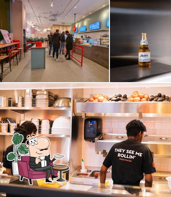 Salsa Shop, Amsterdam, Bahnhof Amsterdam Bijlmer Arena - Speisekarte ...