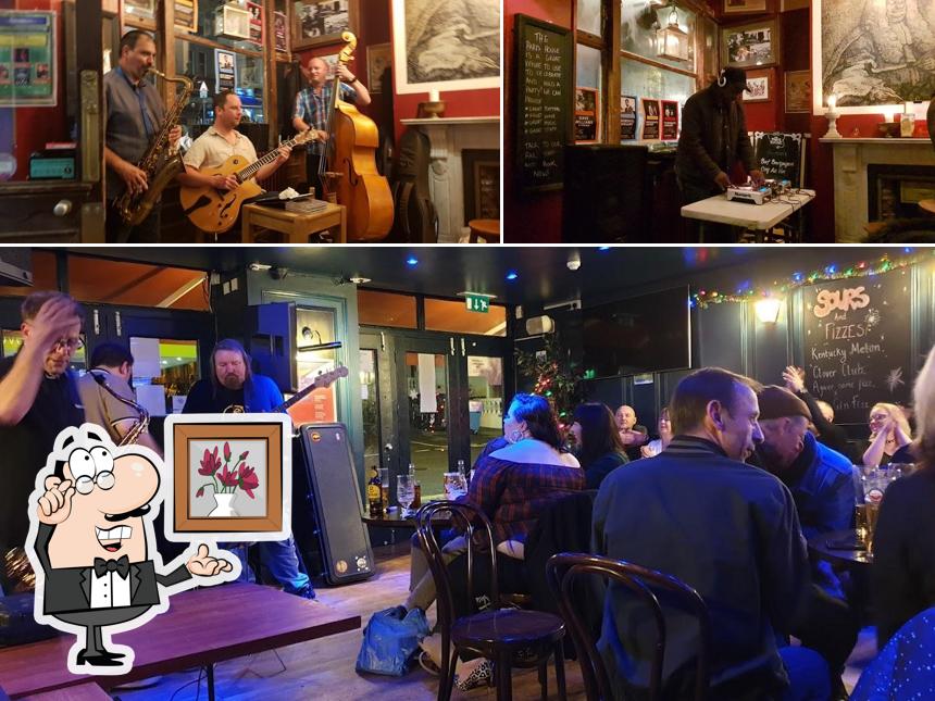 Le Pub (The Paris House), Hove - Restaurant menu, prices and reviews