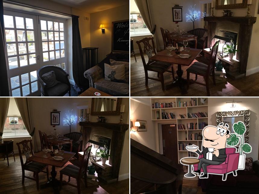 The Swan at Compton, Compton - Restaurant menu, prices and reviews