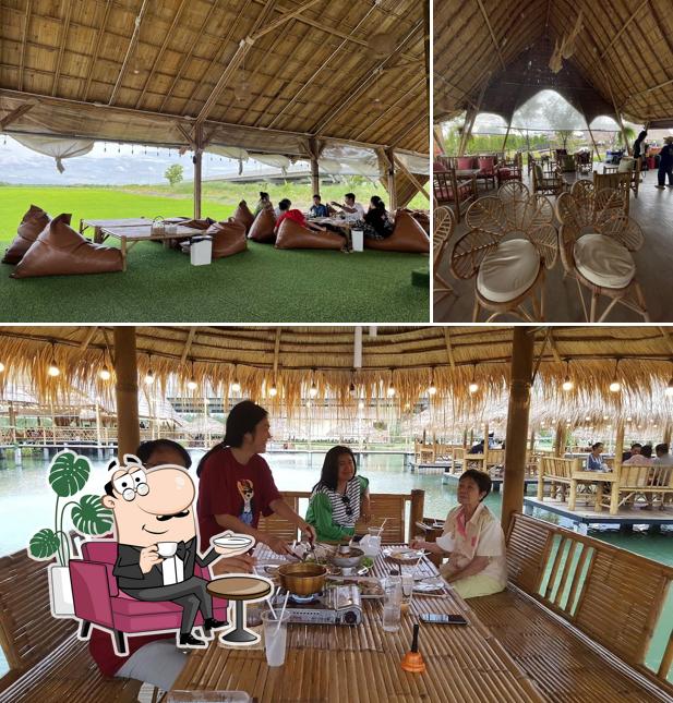 Kin Tiew Chomthung Salaya, Maha Sawat - Restaurant menu, prices and reviews
