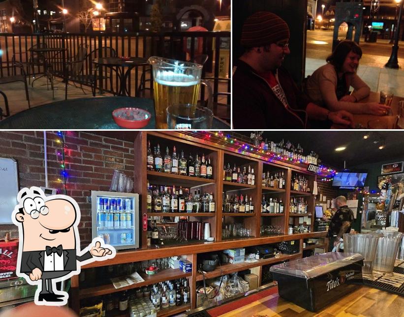 Peephole Bar & Grill, Evansville - Restaurant menu, prices and reviews