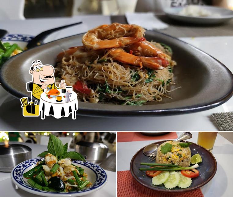 Chom Arun, Bangkok, Sanam Chai - Restaurant menu, prices and reviews