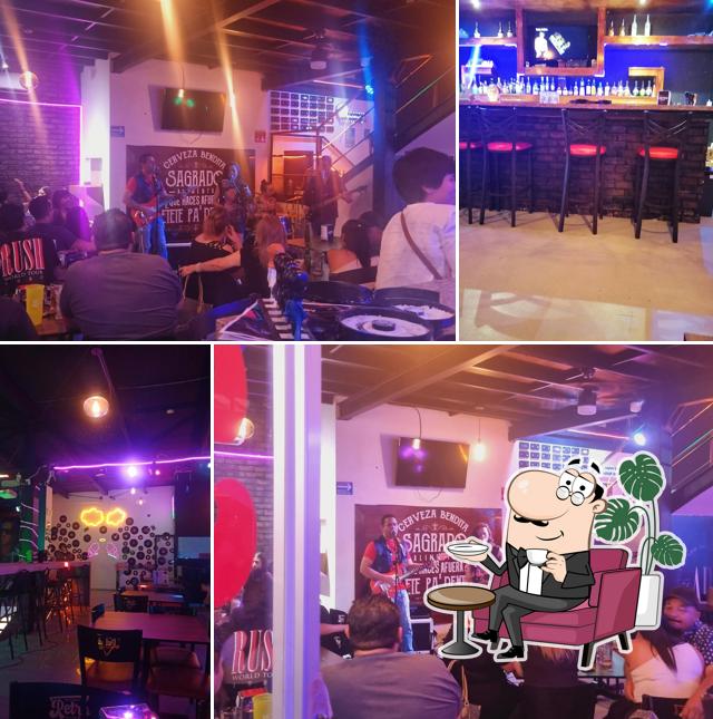 Retro Bar 80s & 90s, Chihuahua - Restaurant menu, prices and reviews