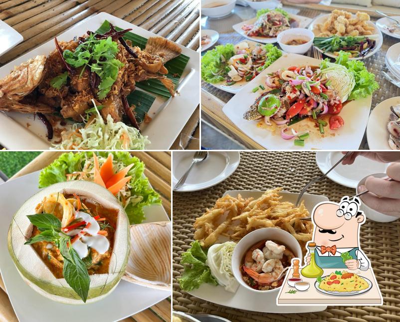 Kin Tiew Chomthung Salaya, Maha Sawat - Restaurant menu, prices and reviews