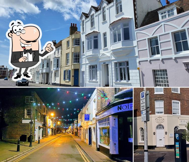 Three Compasses, Deal - Restaurant menu, prices and reviews
