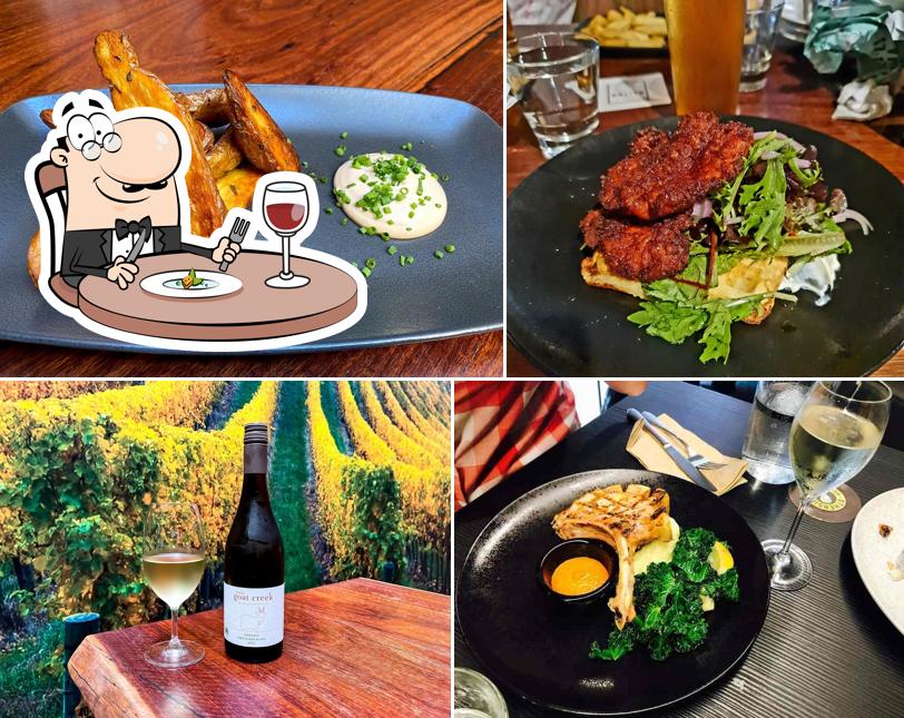 Lyric's Bar (Lyric Lane), Maylands - Restaurant menu, prices and reviews