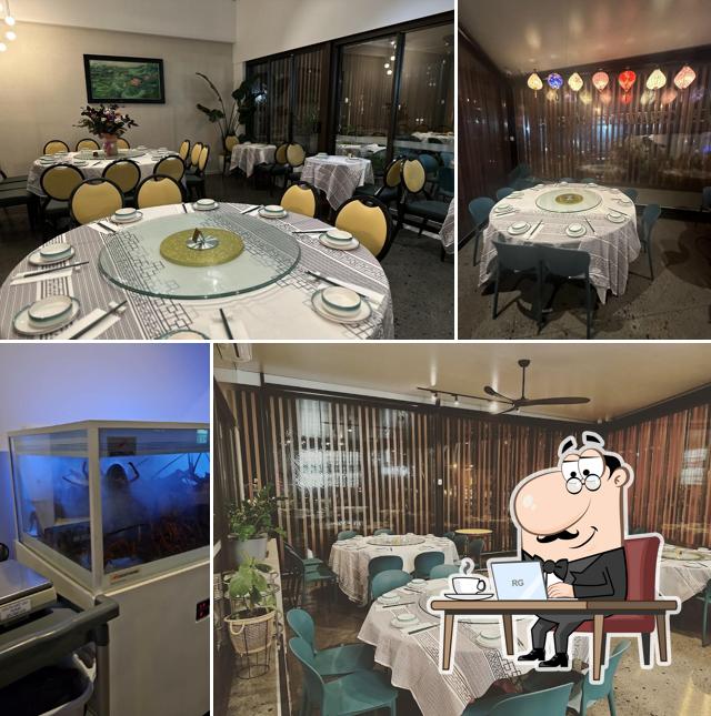 Best restaurants in Mermaid Waters Shopping Village Mall - Restaurant Guru