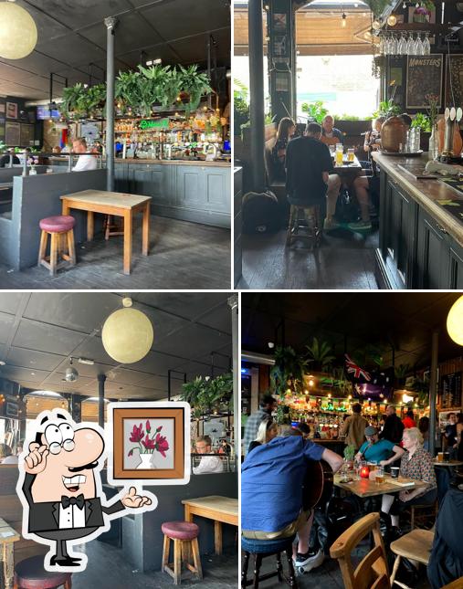 Howl At The Moon, London - Restaurant menu, prices and reviews