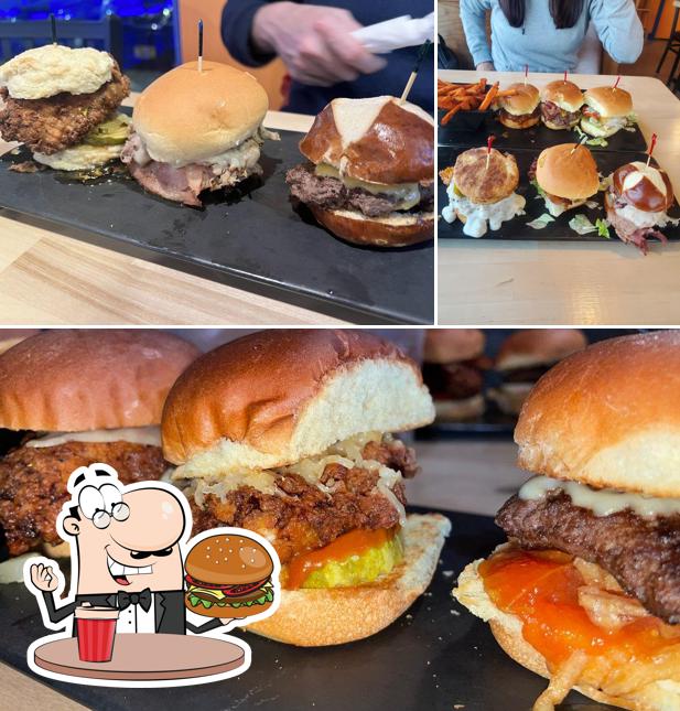 Raging Ryno's, Cedar Rapids - Restaurant menu, prices and reviews