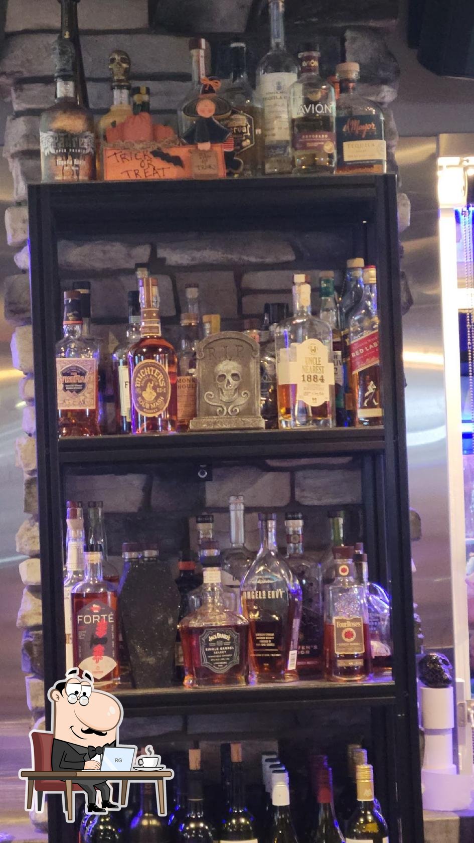 R Social On Main, Rogers - Restaurant menu, prices and reviews