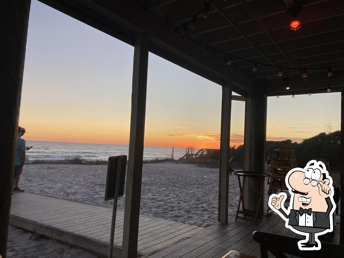 Surf Hut, Destin - Restaurant menu, prices and reviews
