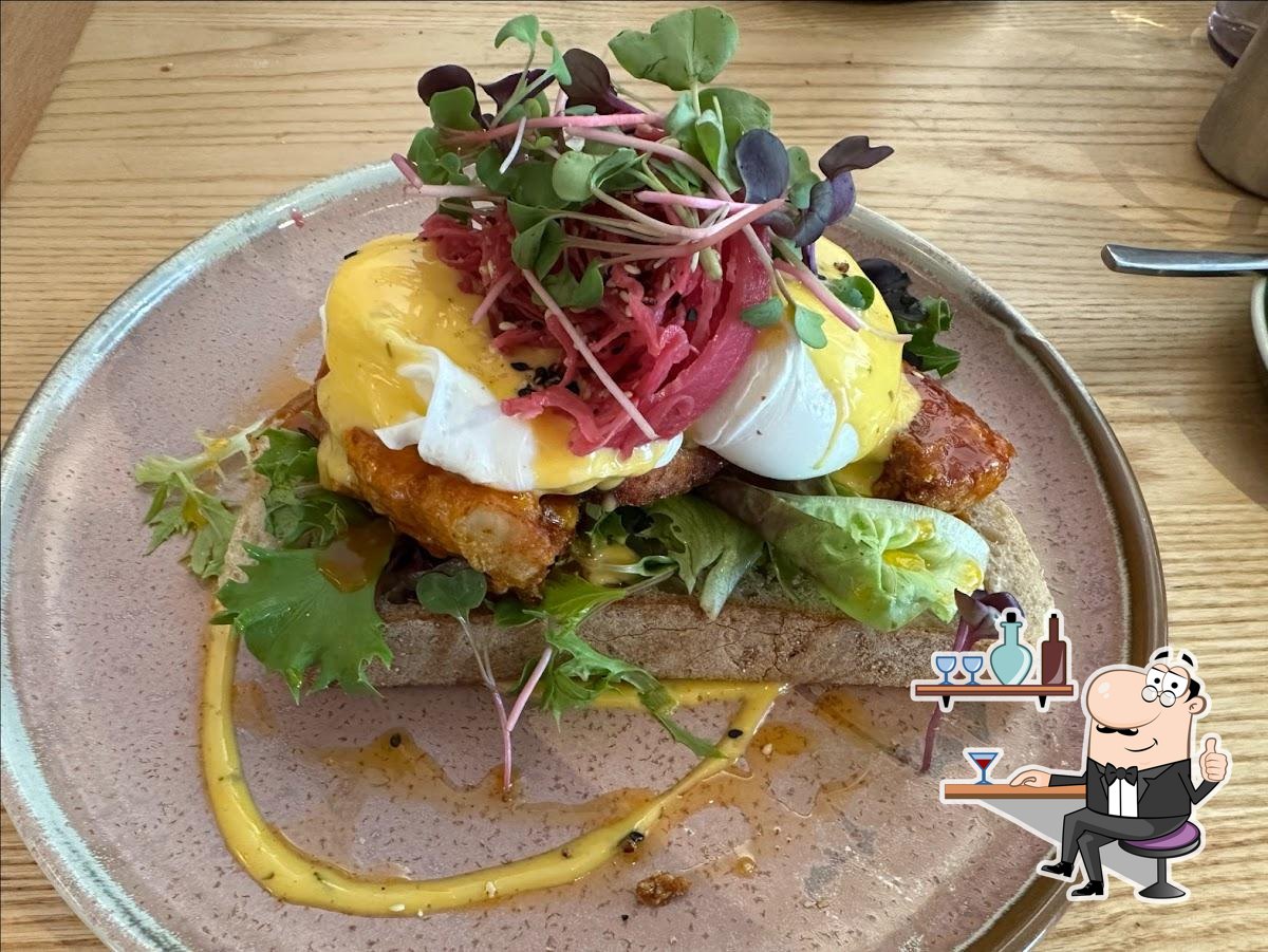 Buster Greens, Dunedin - Restaurant menu, prices and reviews