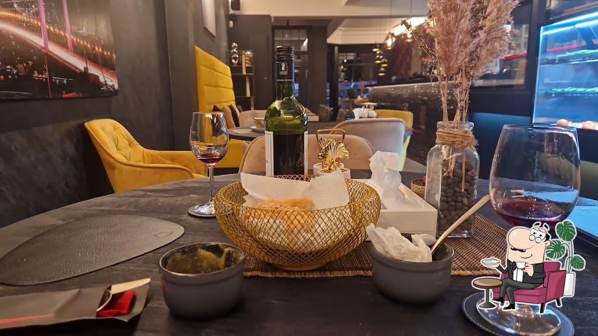 Max Palace Grill, Mol - Restaurant menu, prices and reviews