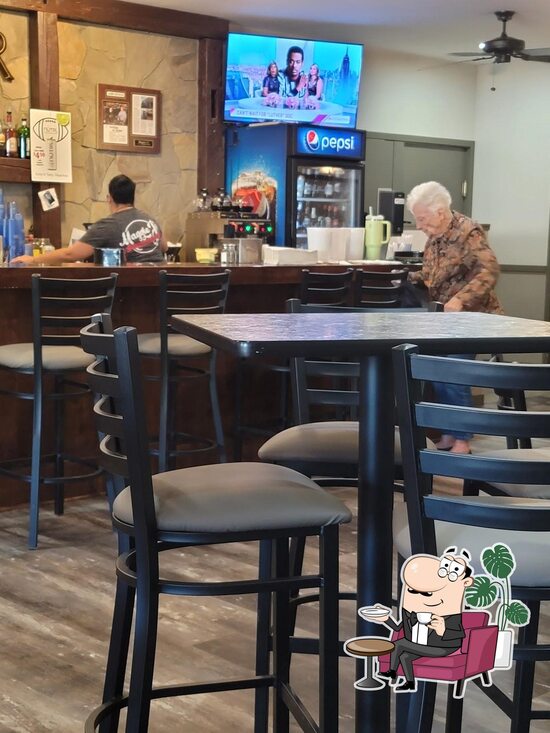 Maggie J's Restaurant & Bar, Mapleton - Restaurant menu, prices and reviews