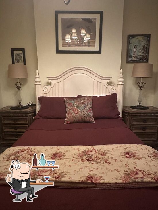 Fox's Lair at Olde Town Inn, Augusta - Restaurant menu, prices and reviews