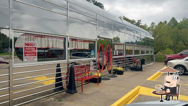 Tyler Speedway Diner, Middlebourne - Restaurant menu, prices and reviews