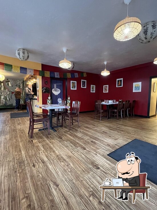 June's Asian Kitchen, Sisters - Restaurant menu, prices and reviews