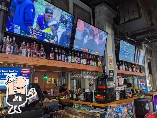 Last Round Bar & Grille, New Bedford - Restaurant menu, prices and reviews