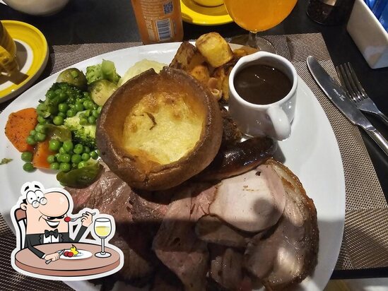 Buzzin Lounge, Pattaya - Restaurant menu, prices and reviews