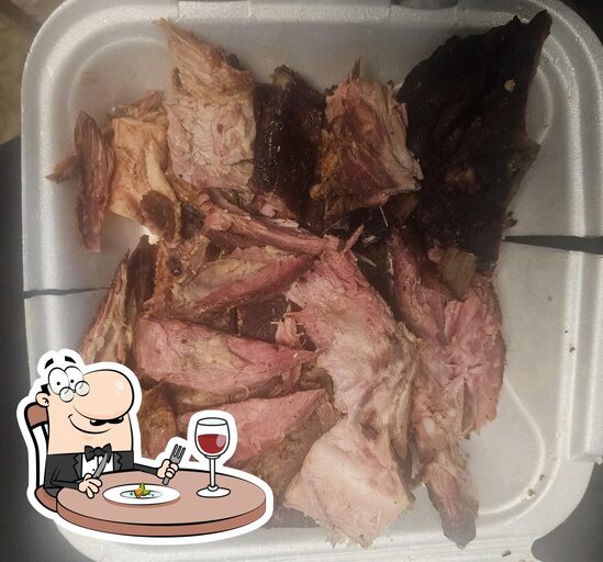 Three Pigs BBQ, Lee's Summit - Restaurant menu, prices and reviews