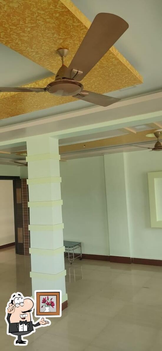 Hotel Gunjan Deluxe Lodging and Boarding Bar & Restaurant, Uchede ...