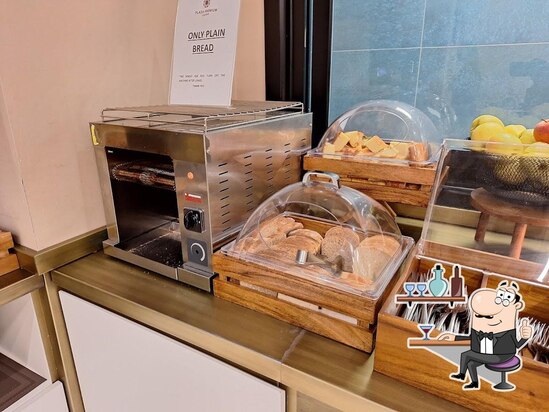 Menu au Plaza Premium Lounge (Schengen Area, Departures, Terminal 1 ...