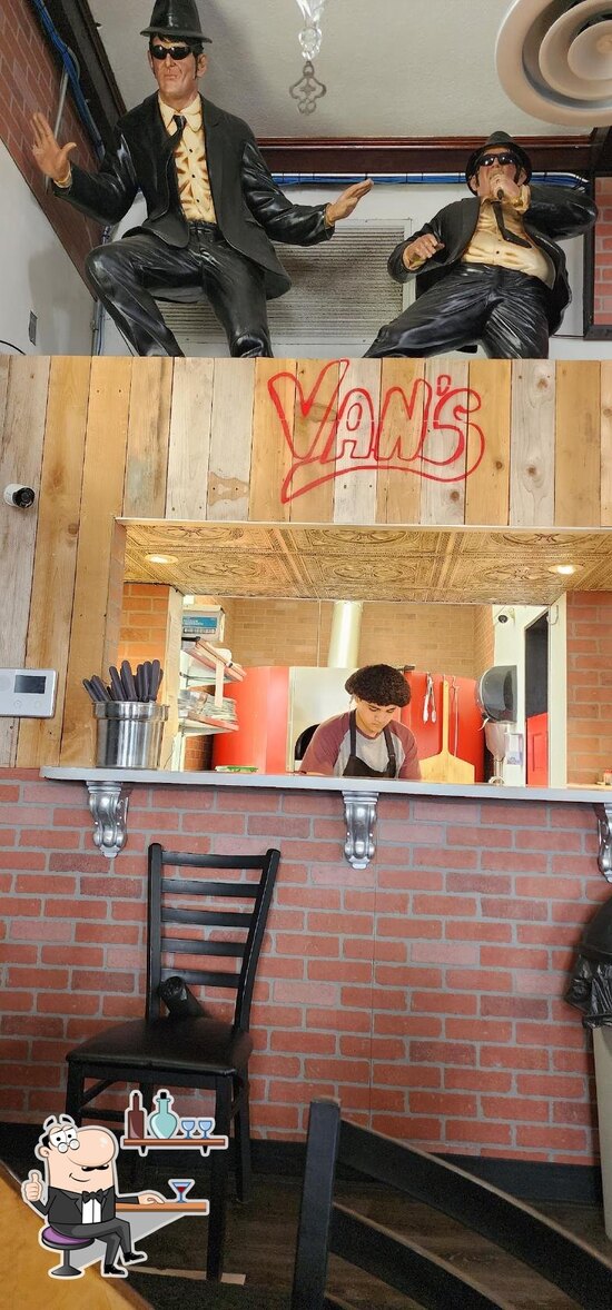 Van's Brick Oven Pizza, Mathis - Restaurant menu, prices and reviews