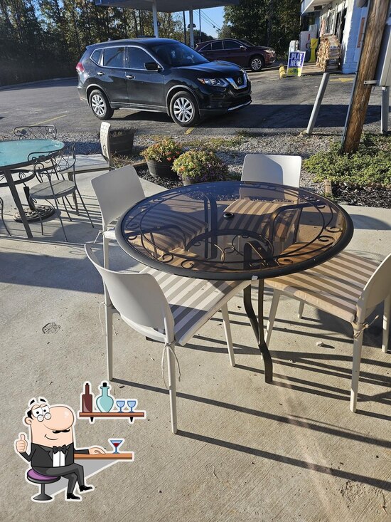Newts BBQ, Rock Island - Restaurant menu, prices and reviews