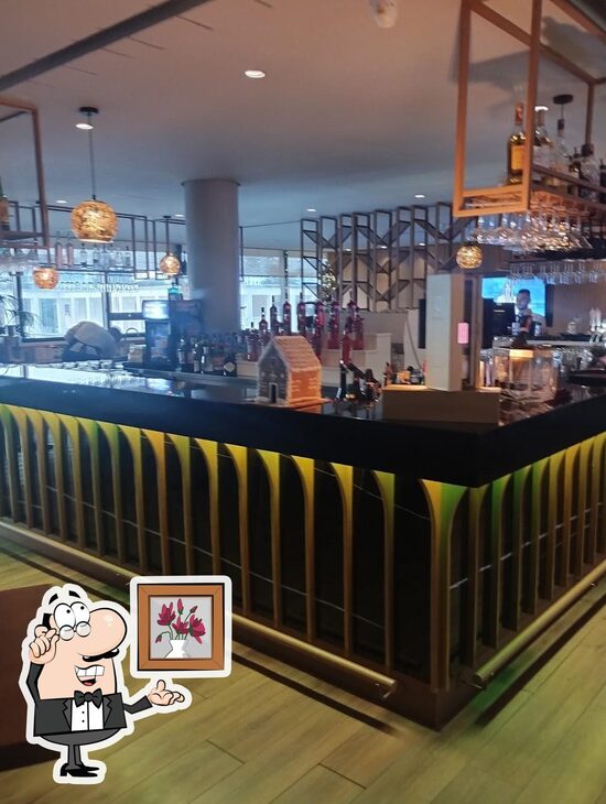Arena Cocktail & Restaurant, Tirana - Restaurant menu, prices and reviews