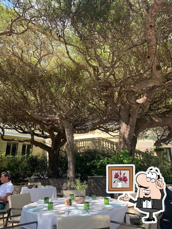 Menu at La Véranda restaurant, Saint-Jean-Cap-Ferrat