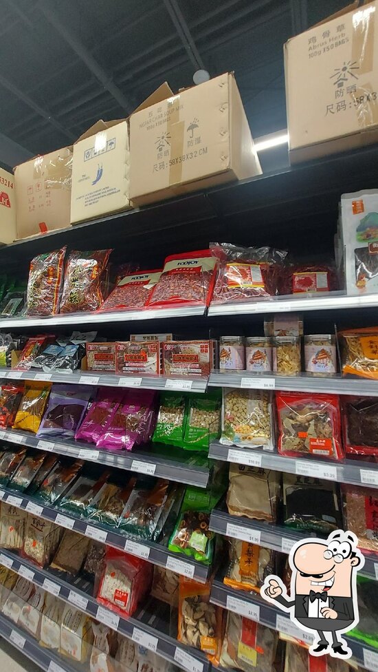 Menu at Xinya Supermarket, Québec City