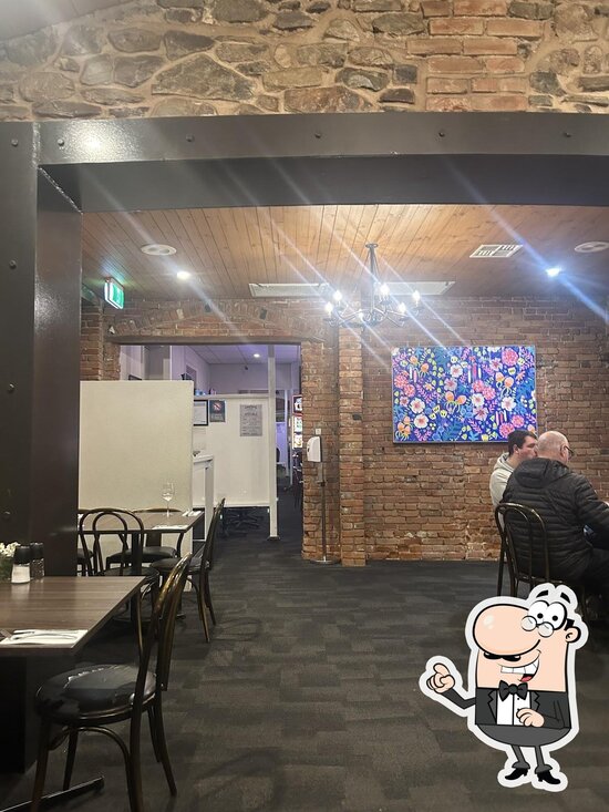 Commercial Hotel Strathalbyn, Strathalbyn - Restaurant menu, prices and ...