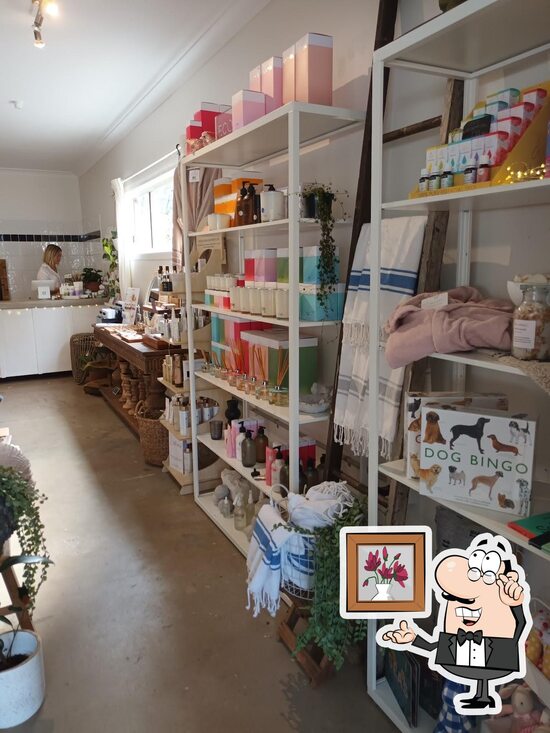 Kopasz&Curly Cafe, Macleay Island - Restaurant menu, prices and reviews