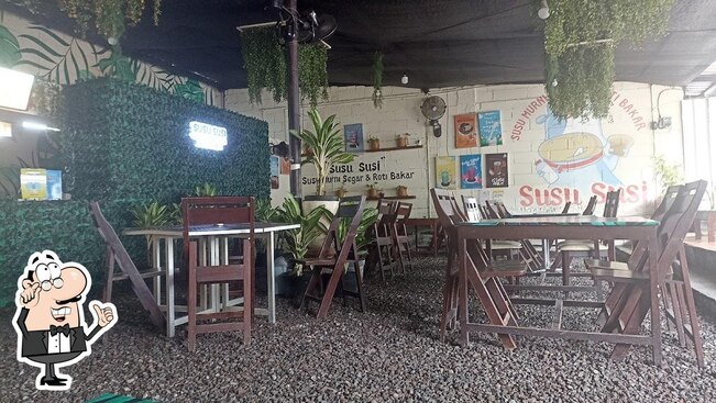 Menu at Susu susi ( susu sapi segar dan roti bakar ), Ponorogo