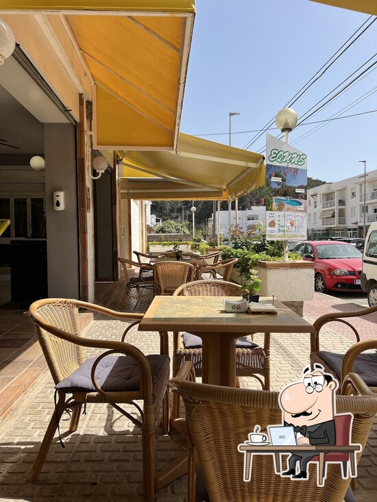 Cafetería Equus, Cala Llonga - Restaurant menu, prices and reviews
