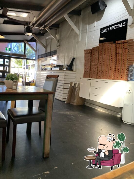 Commercial Hotel Junee, Junee - Restaurant menu, prices and reviews