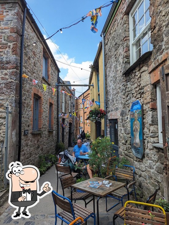 Harbwr Brewery Tap & Kitchen, Tenby - Restaurant menu, prices and reviews