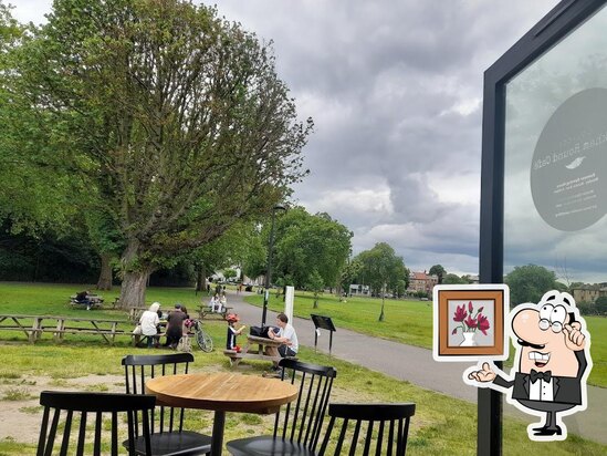 The Round - Peckham Rye, London - Restaurant menu, prices and reviews