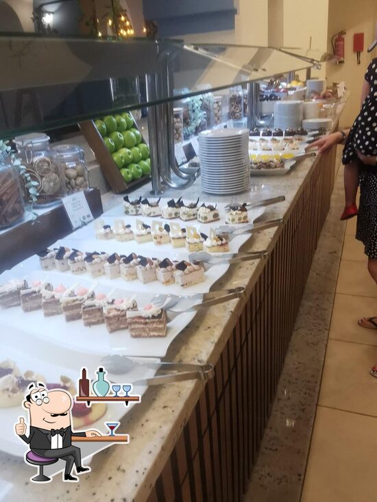 Al Diwan Restaurant - Restaurant menu, prices and reviews