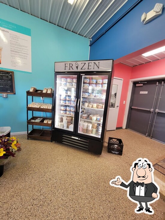 Mrs. Moo's Corner at Spider Hall Farm, Prince Frederick - Restaurant ...